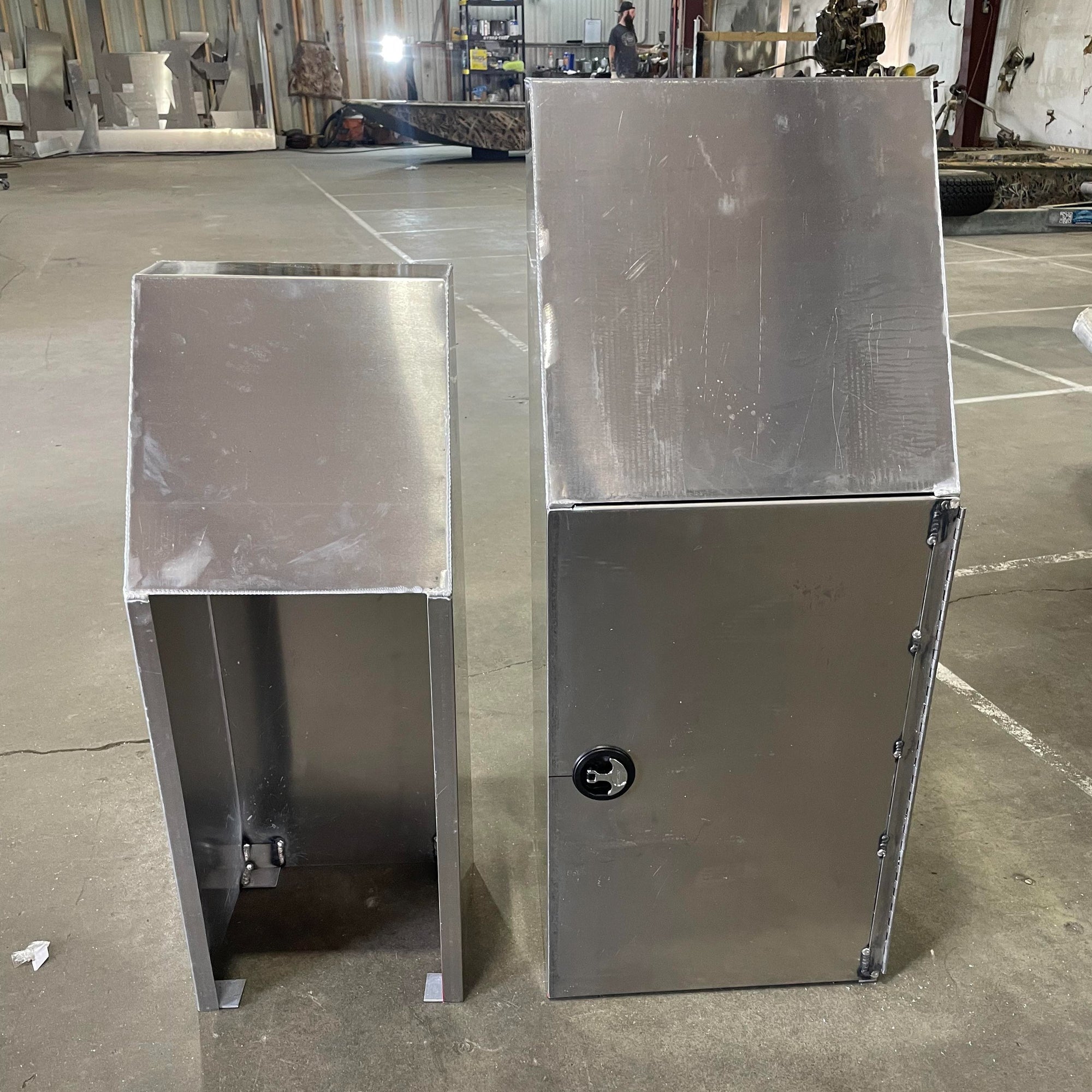 Size Standard - 36x12x14" Large - 18"x14"x44" Standard Size w/ Door ...